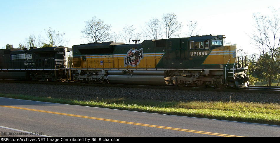 UP 1995 C&NW Heritage Unit